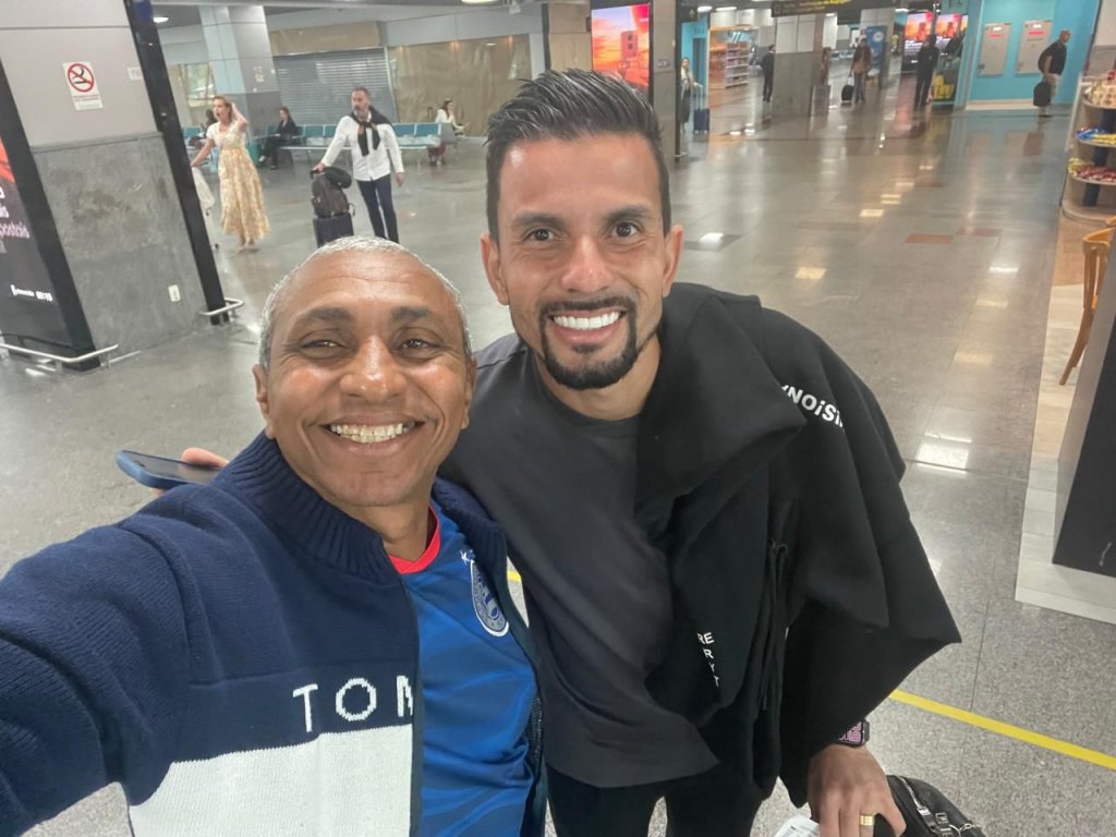 Marcos Felipe é flagrado no Aeroporto de Salvador e aumenta rumores de ...