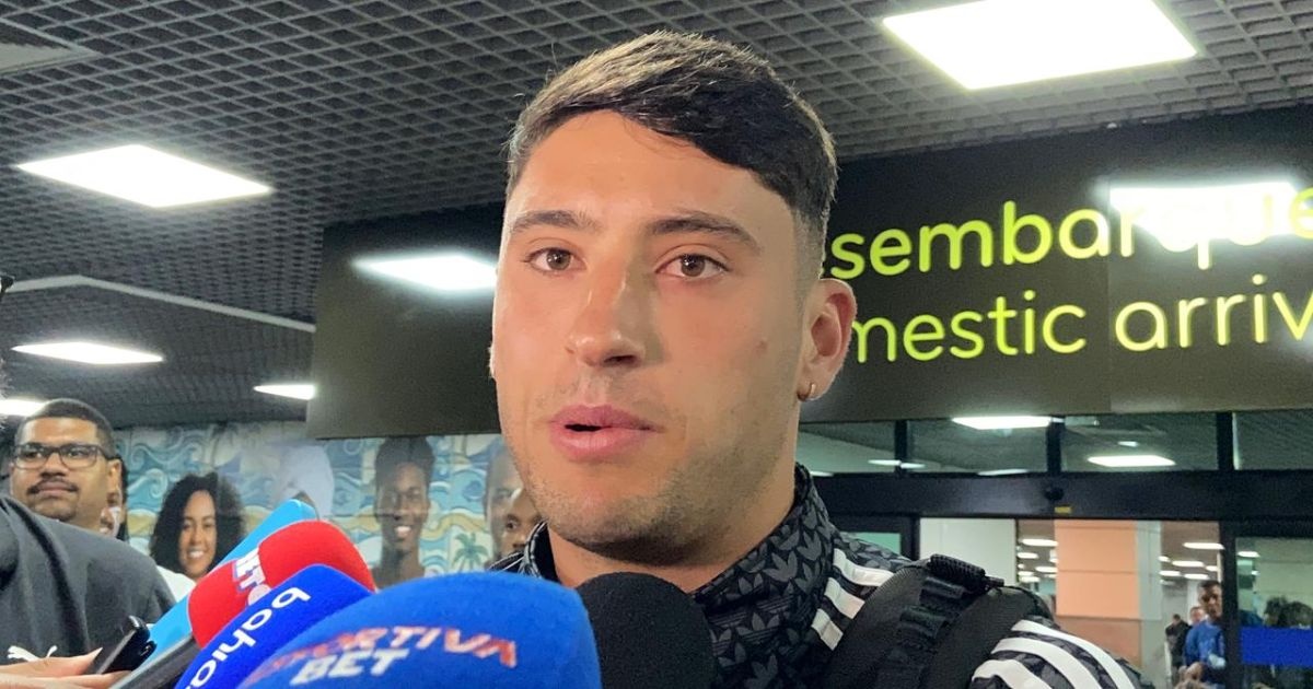 Alejo Véliz desembarca em Salvador para assinar contrato com o Bahia ...
