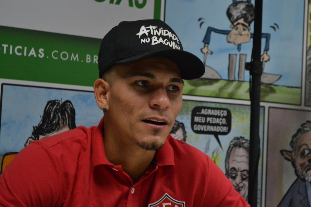 Léo Gomes relembra dificuldades na carreira e diz que espera voltar ao ...