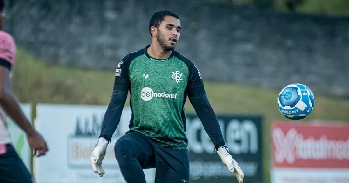 Vitória faz ajustes técnicos e táticos de olho no Vila Nova; zagueiro ...