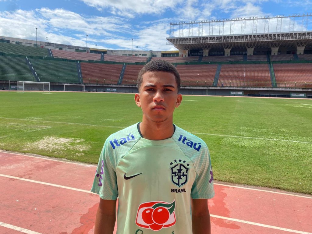 Volante do Vitória, João Fernando se prepara com a Seleção para Copa 2 ...