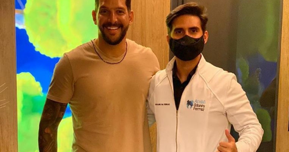 Giro: Ateliê prepara o sorriso de Felipe Pezzoni, da Banda EVA, para o ...