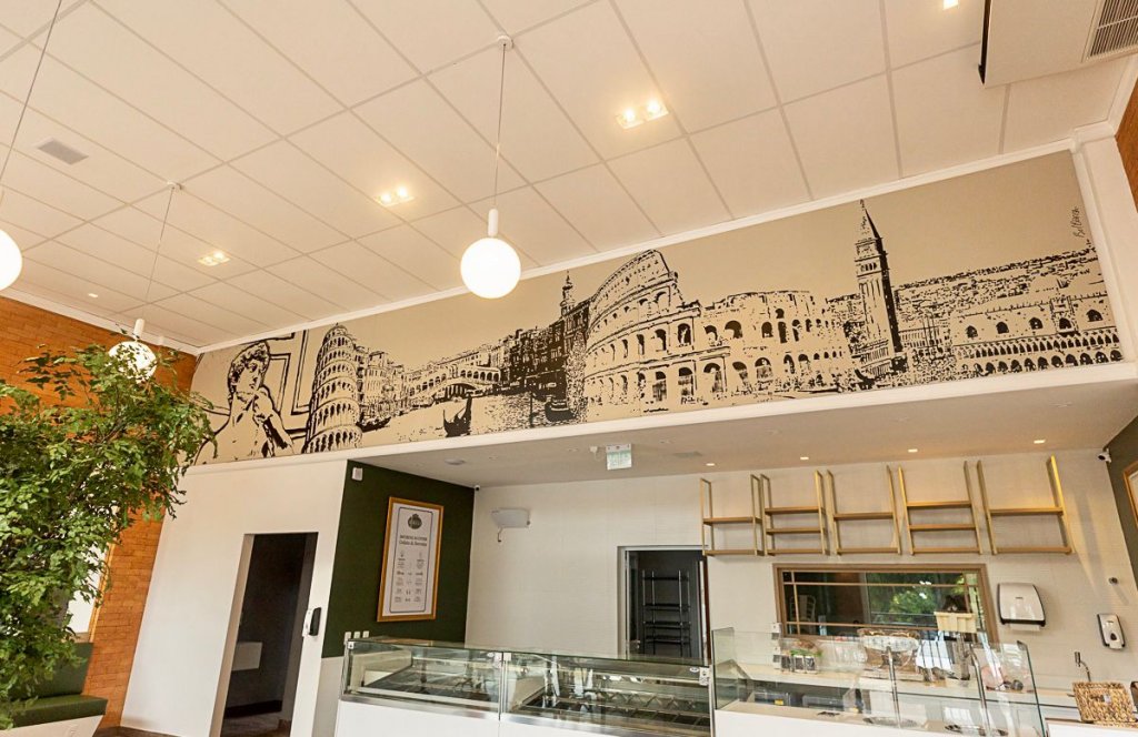 Bel Borba assina painel artístico em nova loja da Gelato Borelli ...