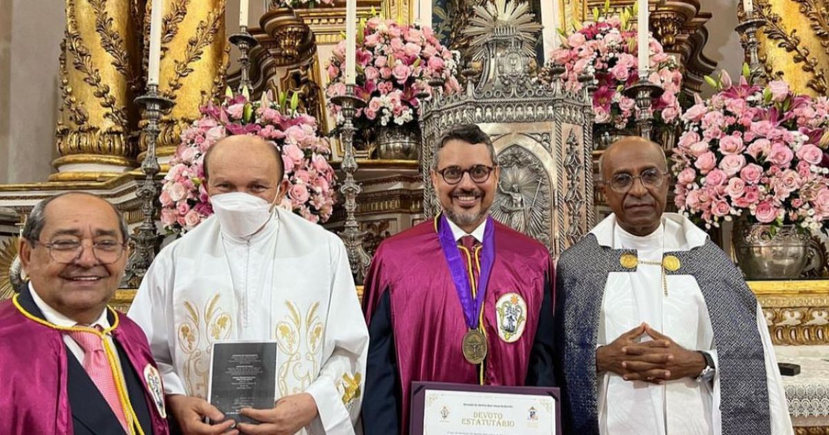 Fausto Franco comemora integração da Venerável Devoção: "Muito honrado ...