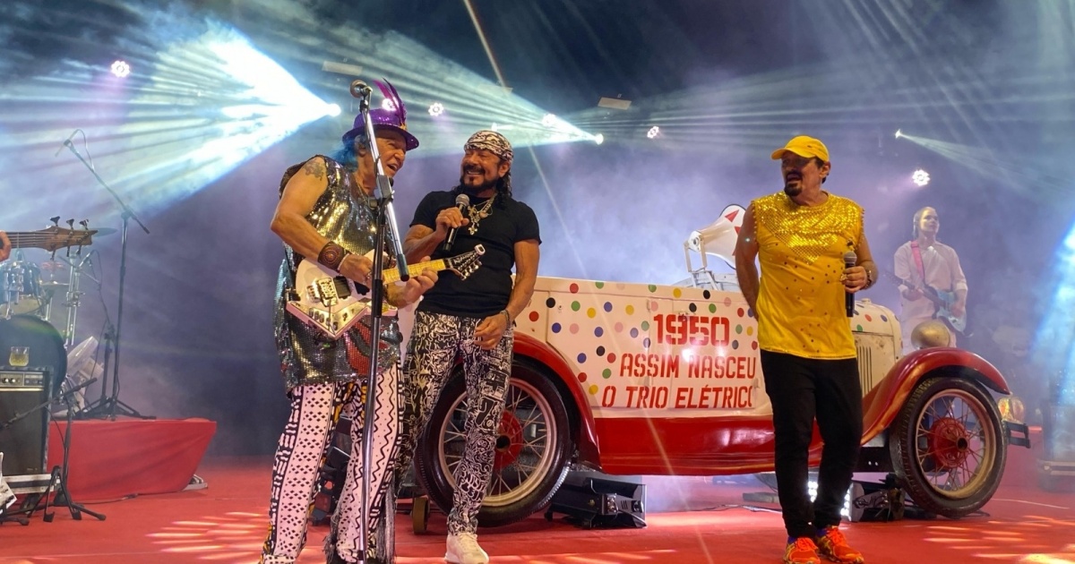 Banda Armandinho, Dodô e Osmar leva clima de Carnaval em show “Chame Gente” na Concha Acústica ...
