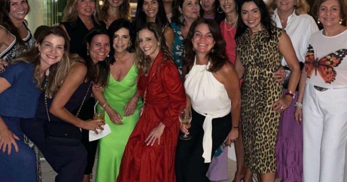 Tina Machado Lima comemora aniversário com amigas - Bahia Notícias
