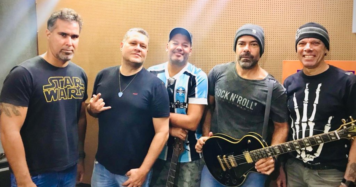 Baiano Eduardo Scott estreia novo show em Salvador - Coluna - Holofote ...