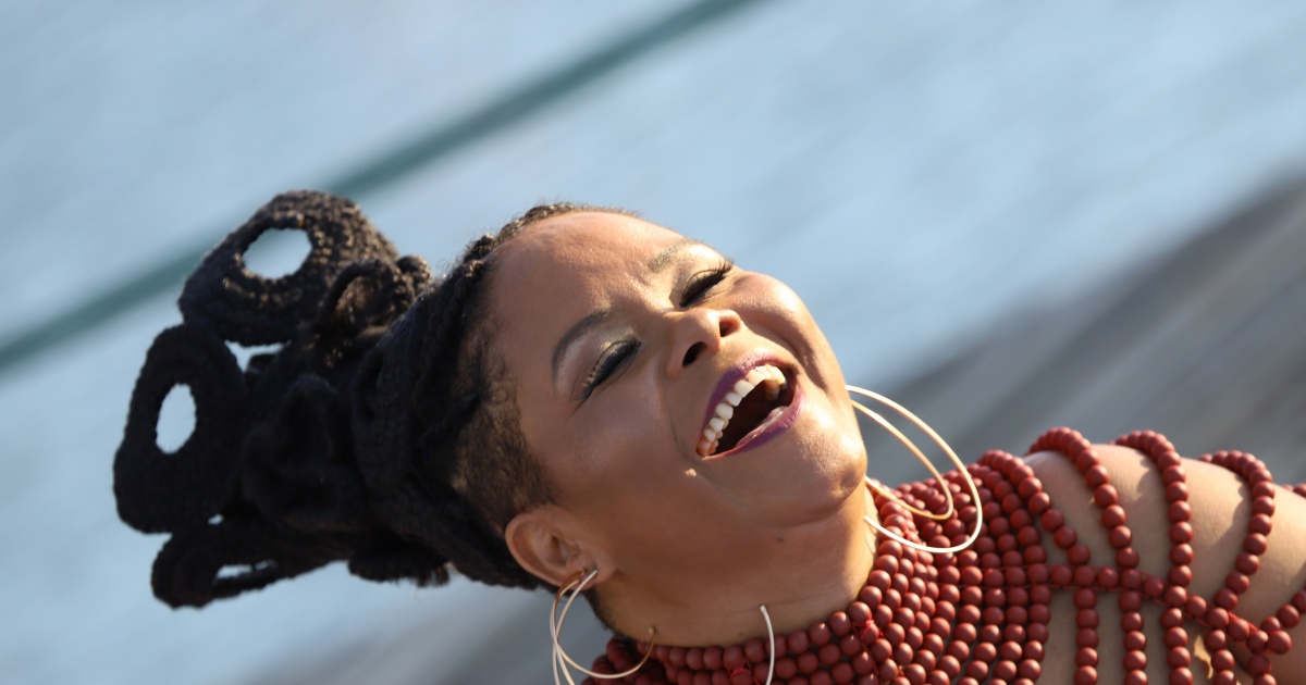 Após 14 anos, Márcia Short lança música inédita em homenagem ao samba ...