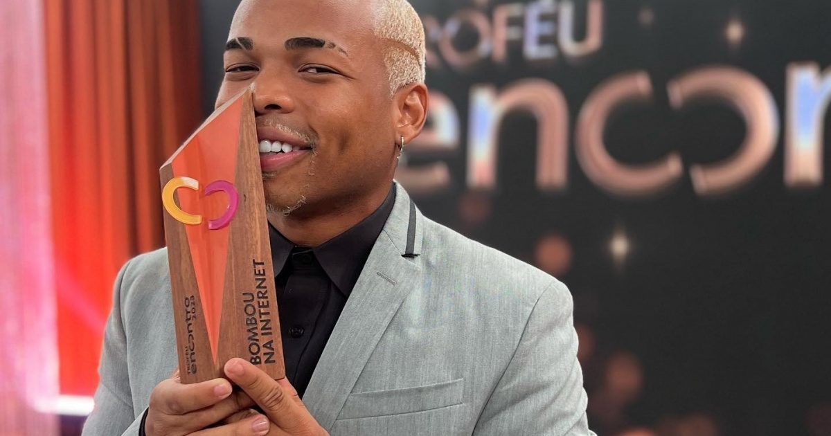 Influencer baiano, Cristian Bell, ganha prêmio “Bombou na internet” no ...