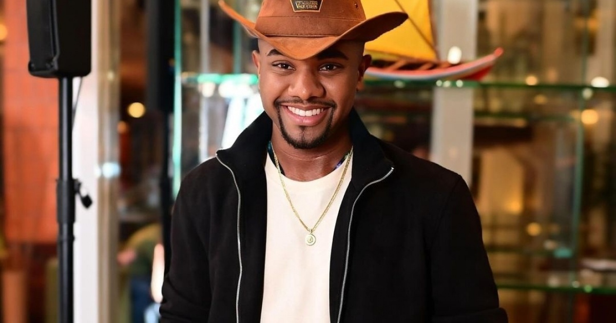 VÍDEO: Ex-BBB Davi Brito é flagrado em jantar romântico em Salvador no Dia dos Namorados - Bahia ...