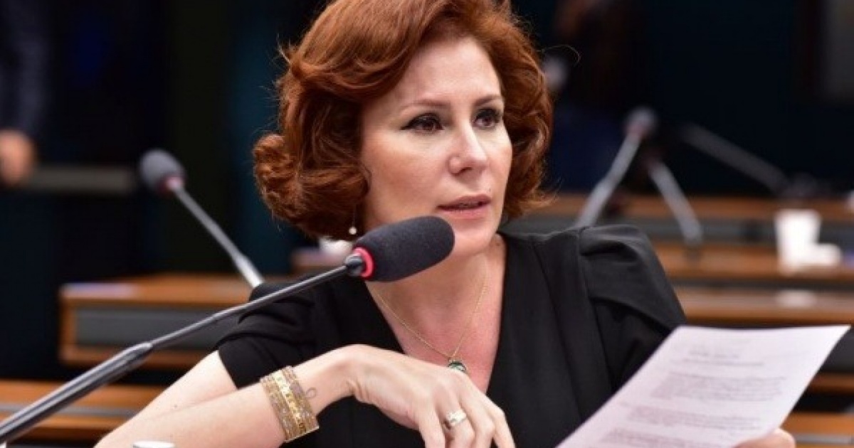 Nunes Marques pede vista e adia julgamento de Carla Zambelli no STF ...