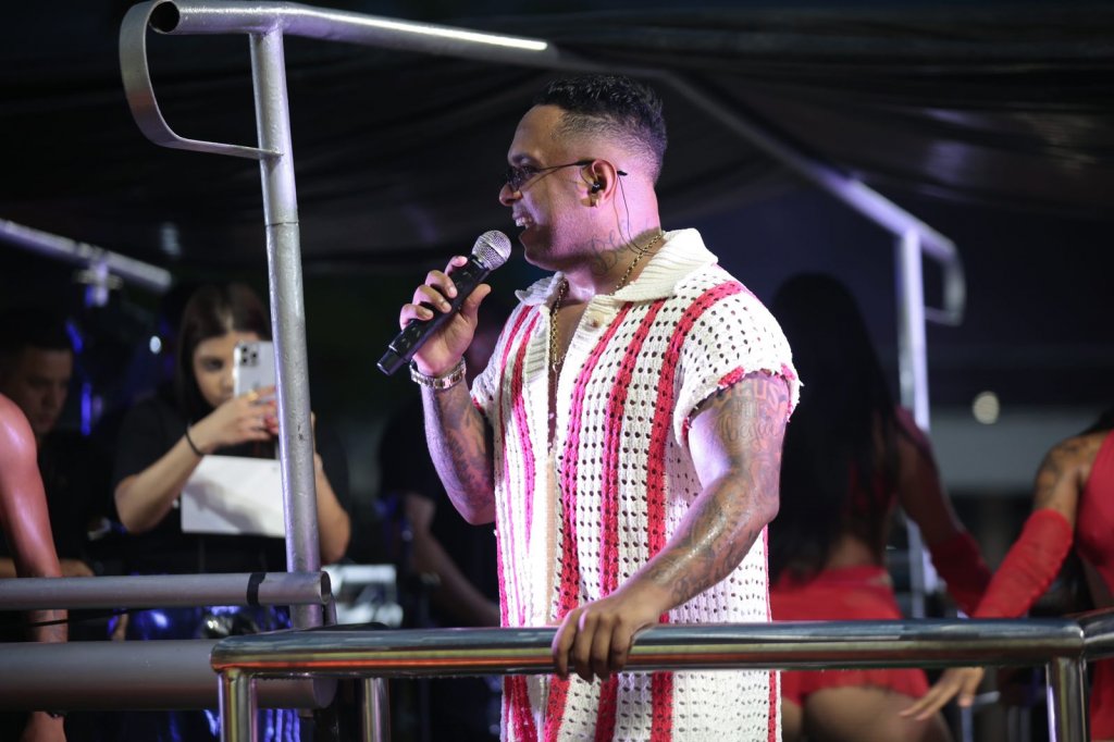 Calma, calabreso! La Fúria quebra tudo com foliões no Campo Grande ...